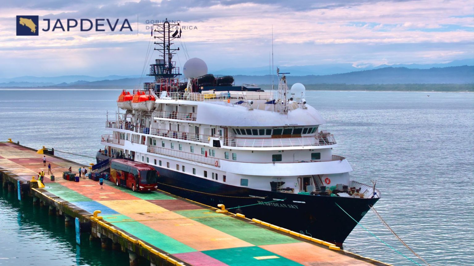 Megayate de lujo “Hebridean Sky” atrae turismo exclusivo al puerto de ...